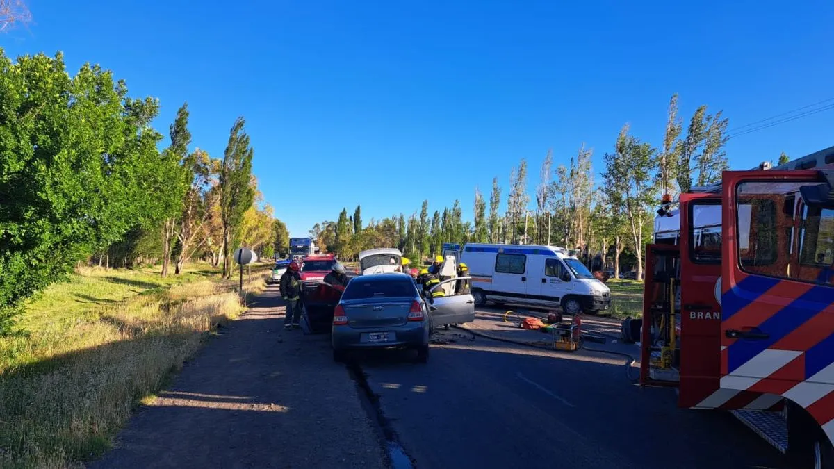 Dos muertos y cuatro heridos graves tras un terrible choque frontal en la ruta 151 | ANR