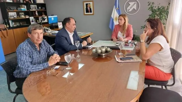 El Ministro de Seguridad y Justicia de Río Negro, Daniel Jara se reunio con el intendente ...