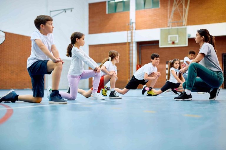 ¡Qué mala pata! Se enganchó el pie en la clase de gimnasia y sufrió ...