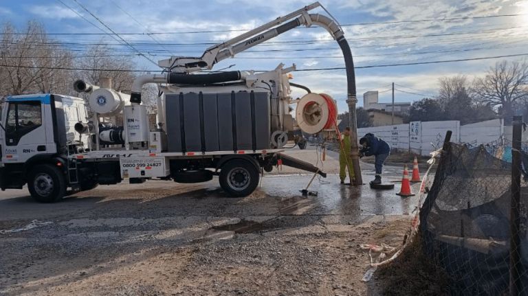ARSA mejorará el mantenimiento cloacal en ciudades del Alto Valle con ...