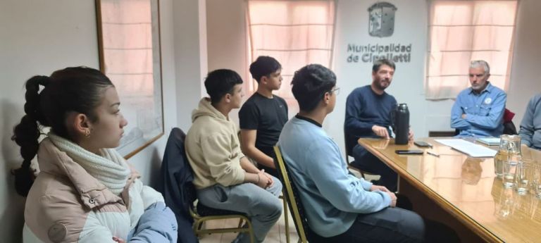 La Municipalidad firmó un convenio para que alumnos del CET 30 ...