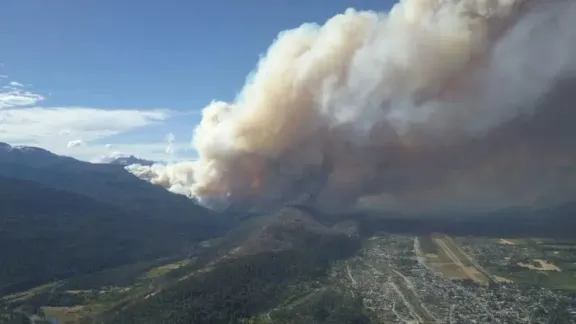 Incendio descontrolado en El Bolsón: el viento calmó y operan los ...